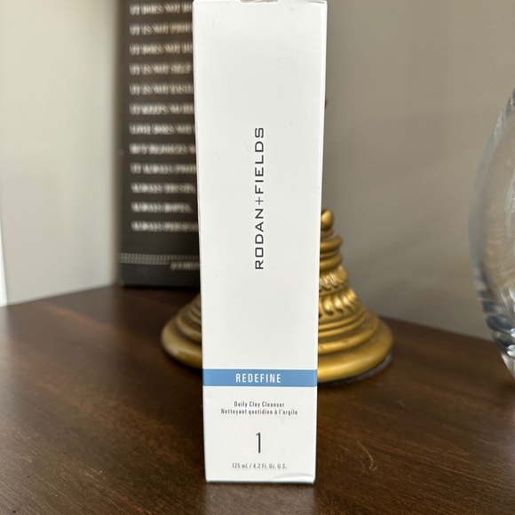 Rodan + Fields | Skincare | Nwt Rodan And Fields Redefine Daily Clay ...